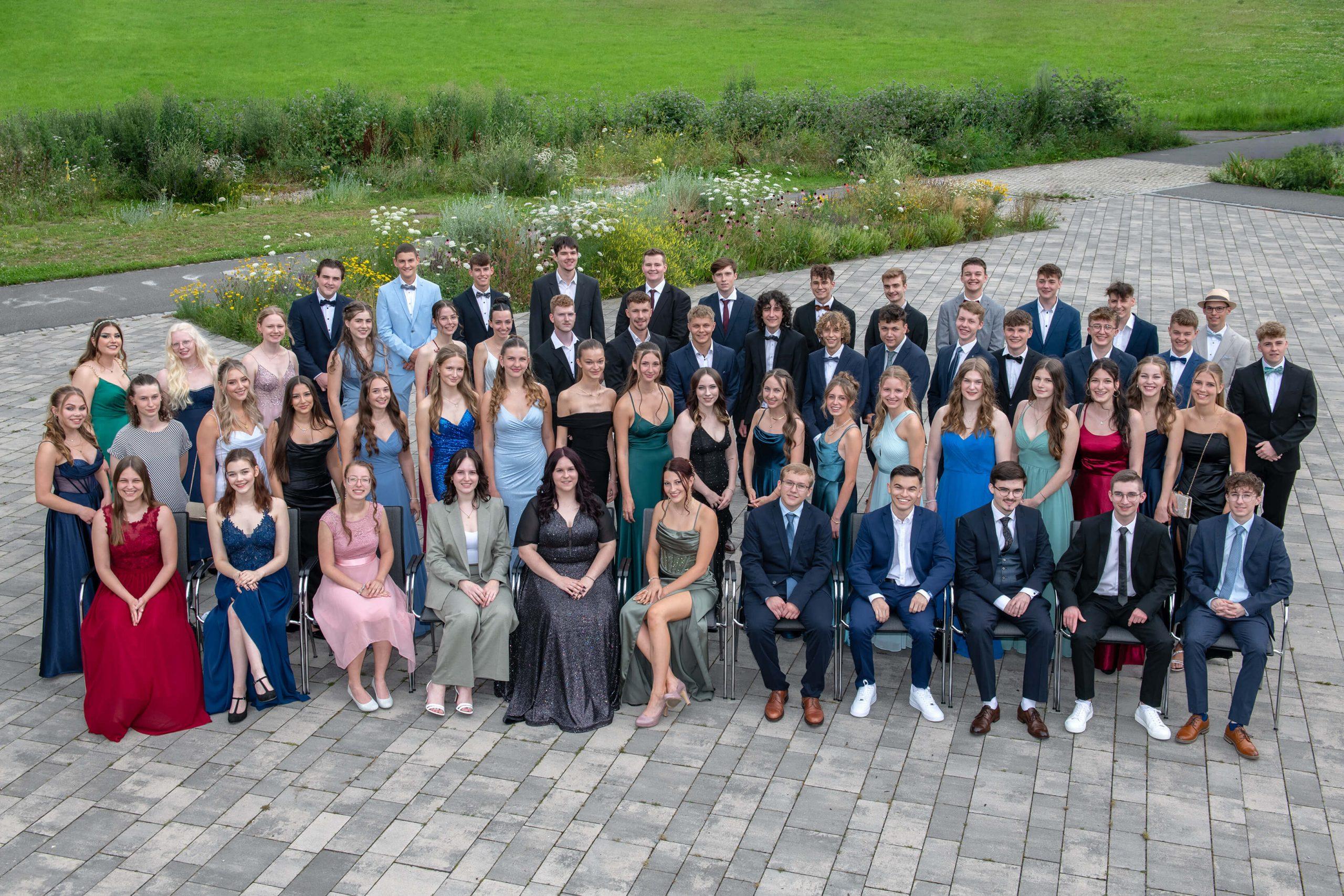 Mit Mut in die Zukunft – Zeugnisverleihung Abitur 2024 – Gymnasium Weikersheim